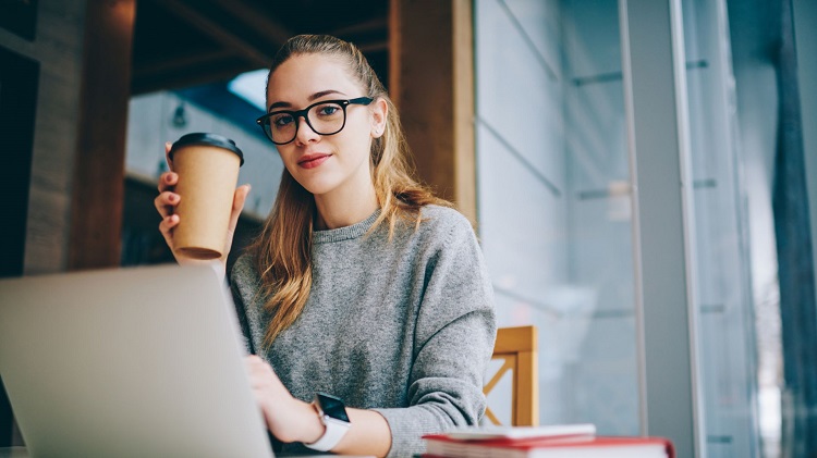 Copywriter: Definisi, Job Description, Jenis, dan Skill yang Dibutuhkan