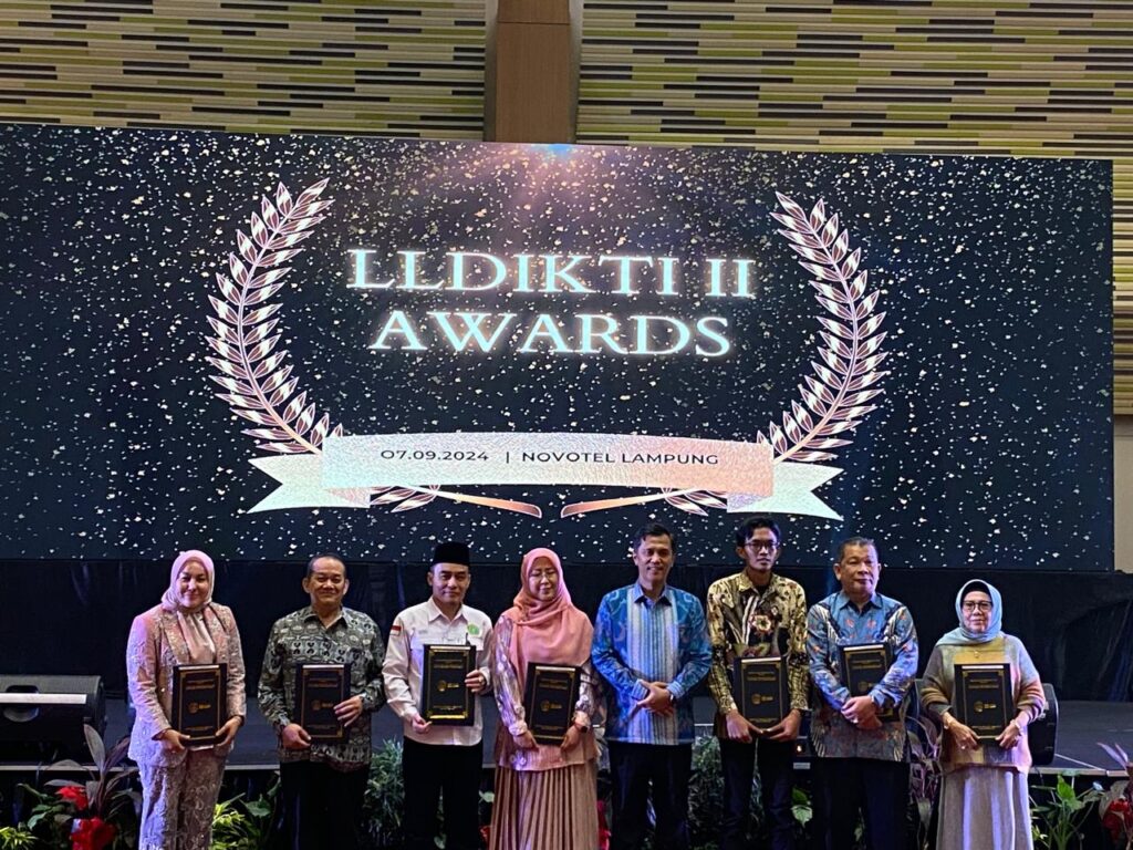 Universitas Dehasen Bengkulu Sabet 2 Penghargaan di LLDIKTI II Awards ...