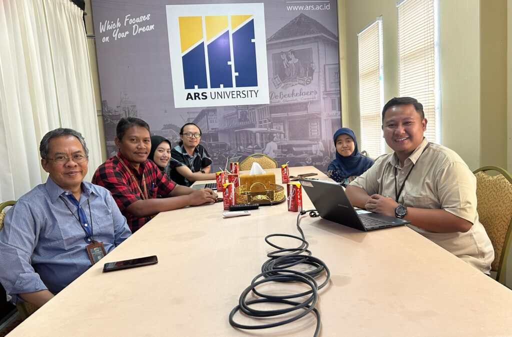 Integrasi Sistem Pendidikan Digital, Universitas Adhirajasa Reswara ...